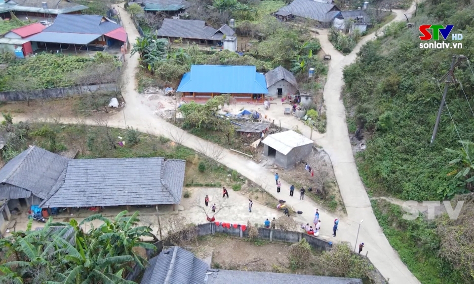 Xây dựng Mô hình đời sống văn hóa đồng bào dân tộc Mông xã Lóng Luông - Báo và phát thanh ...